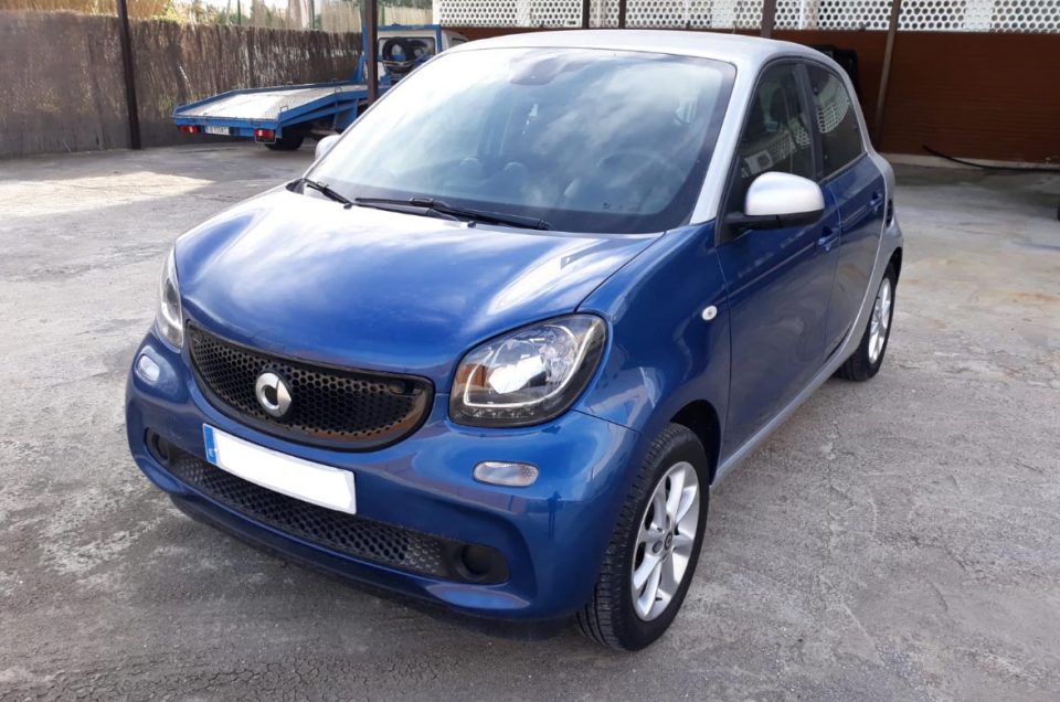 Smart Forfour para alquilar en Formentera - Pitiusas Rent a Car